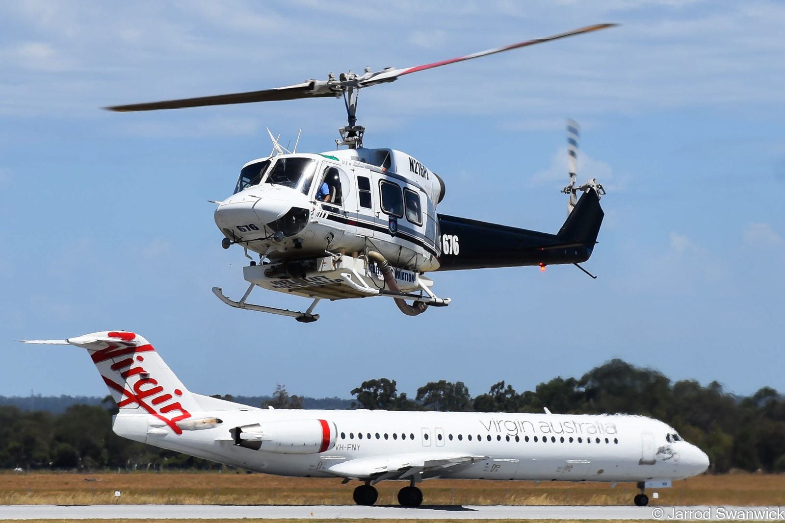 N216PJ / HELITACK 676 Bell 214B-1 BigLifter (MSN 28069) of McDermott ...