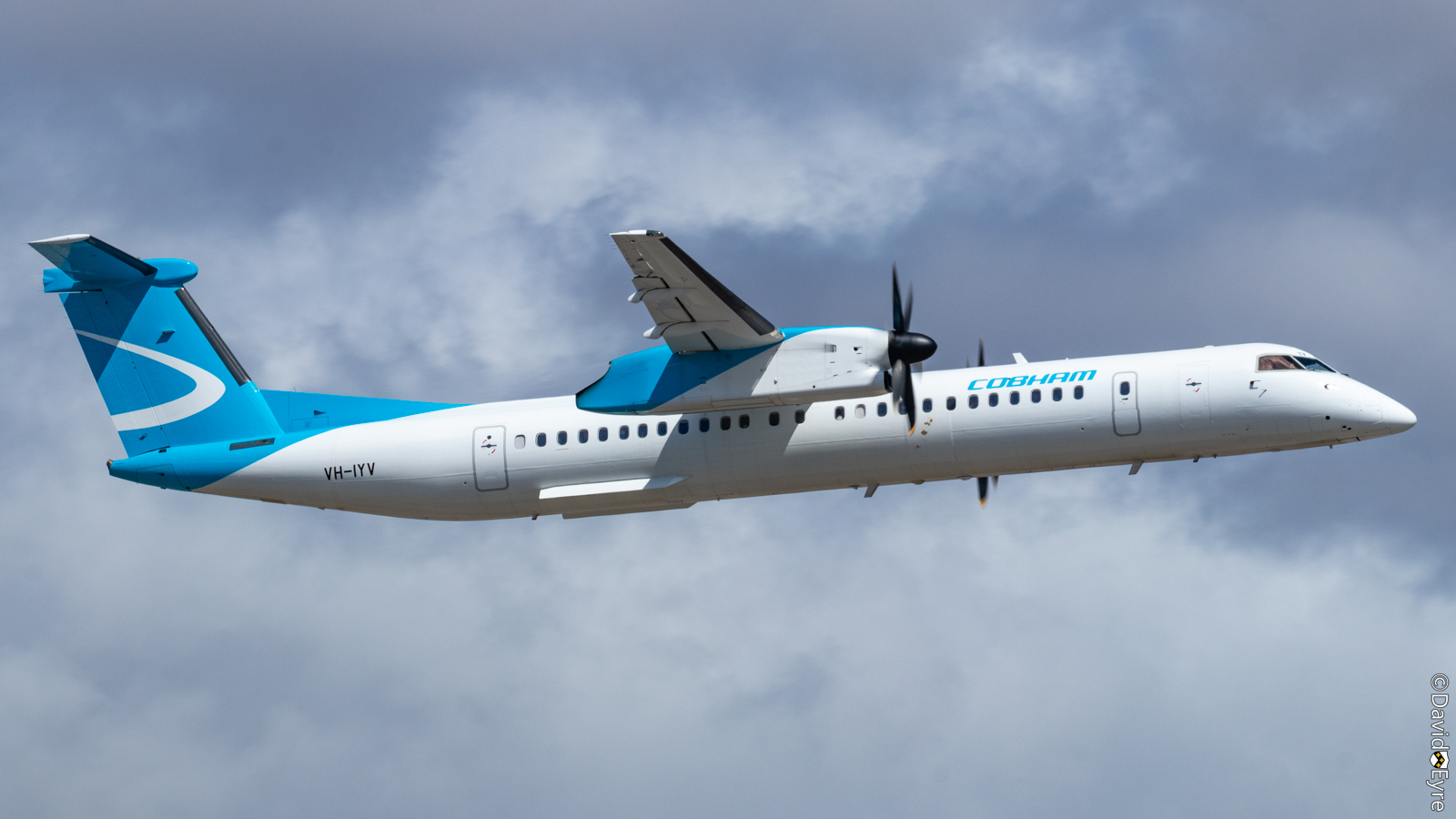 VH-IYV Bombardier DHC-8-402Q Dash 8Q-400 (MSN 4231) of Cobham Aviation ...