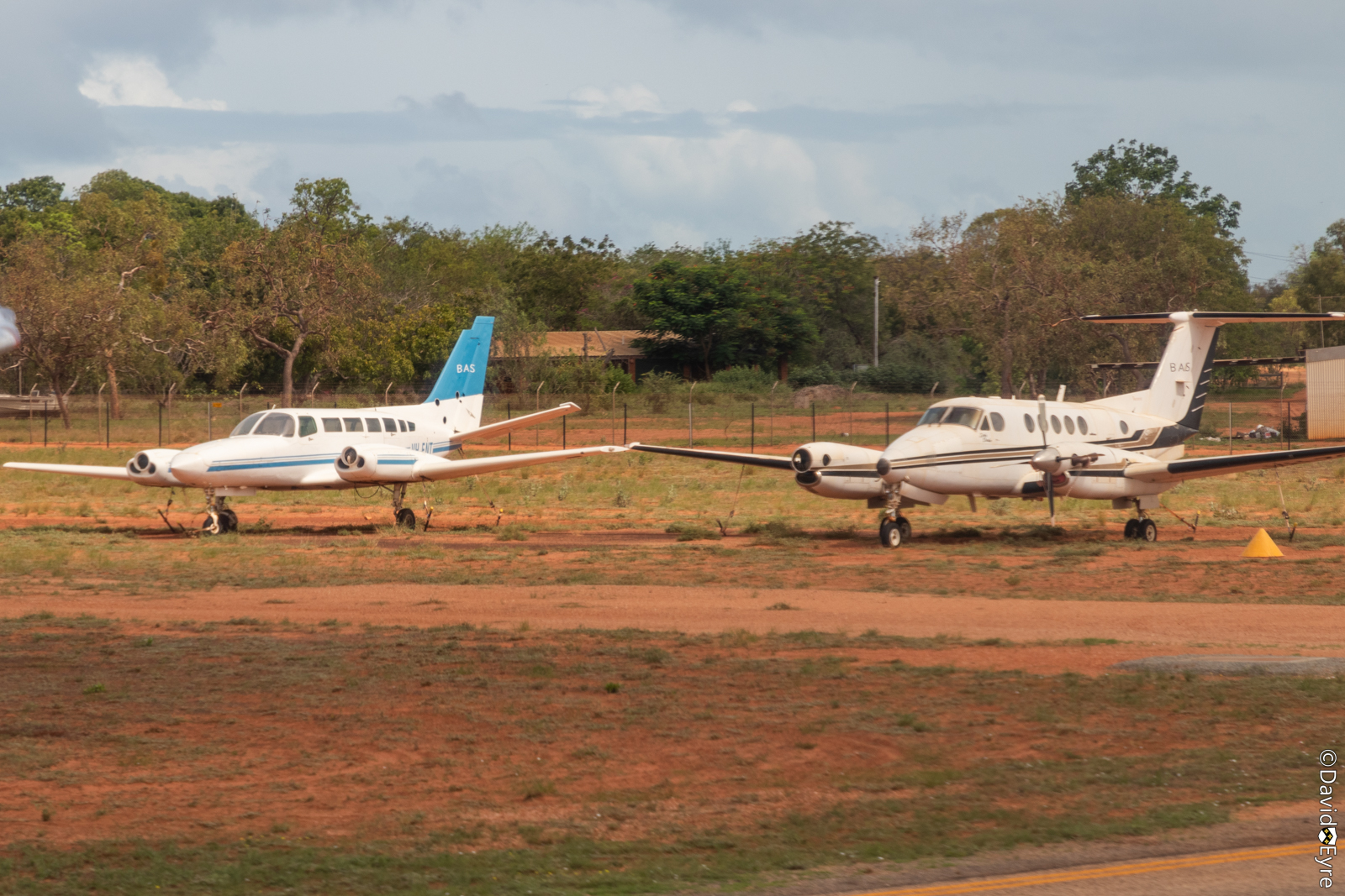 VH-ENT Cessna 404 Titan and VH-ZOR Beech Super King Air 200 of Broome ...