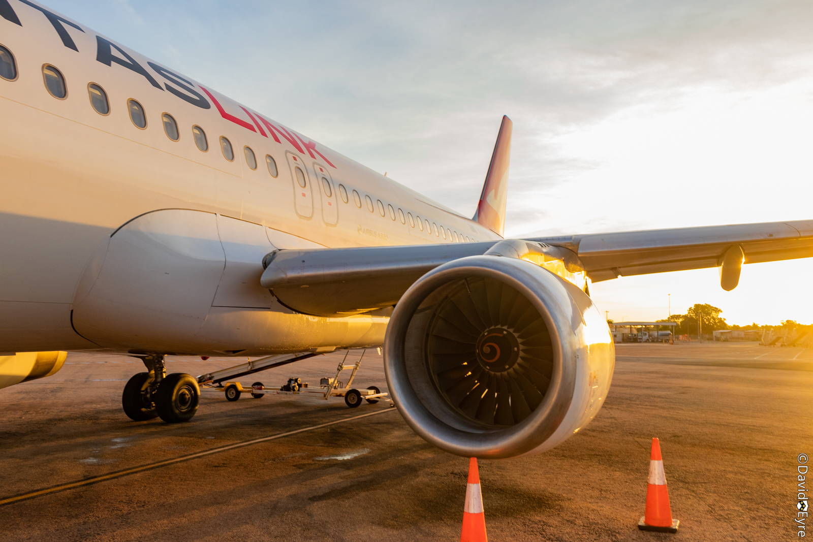 VH-VQZ Airbus A320-232 (MSN 2292) of QantasLink (Network Aviation ...