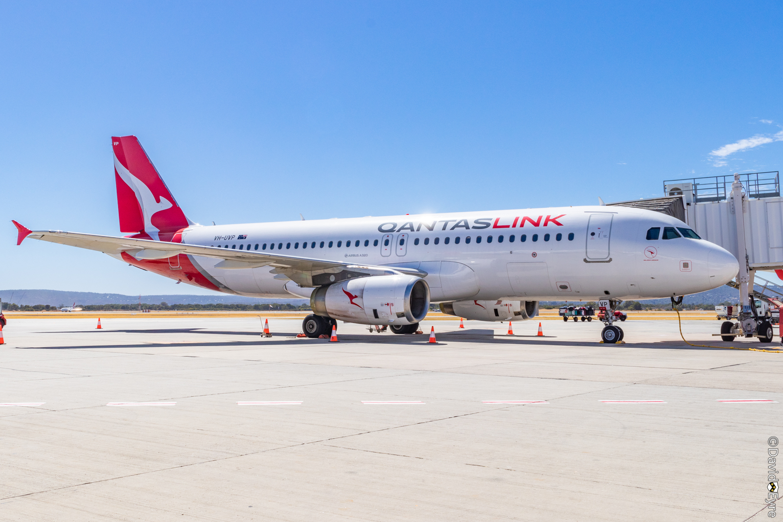 VH-UVP Airbus A320-232 of QantasLink, named ‘Silver Hakea’, at Perth ...