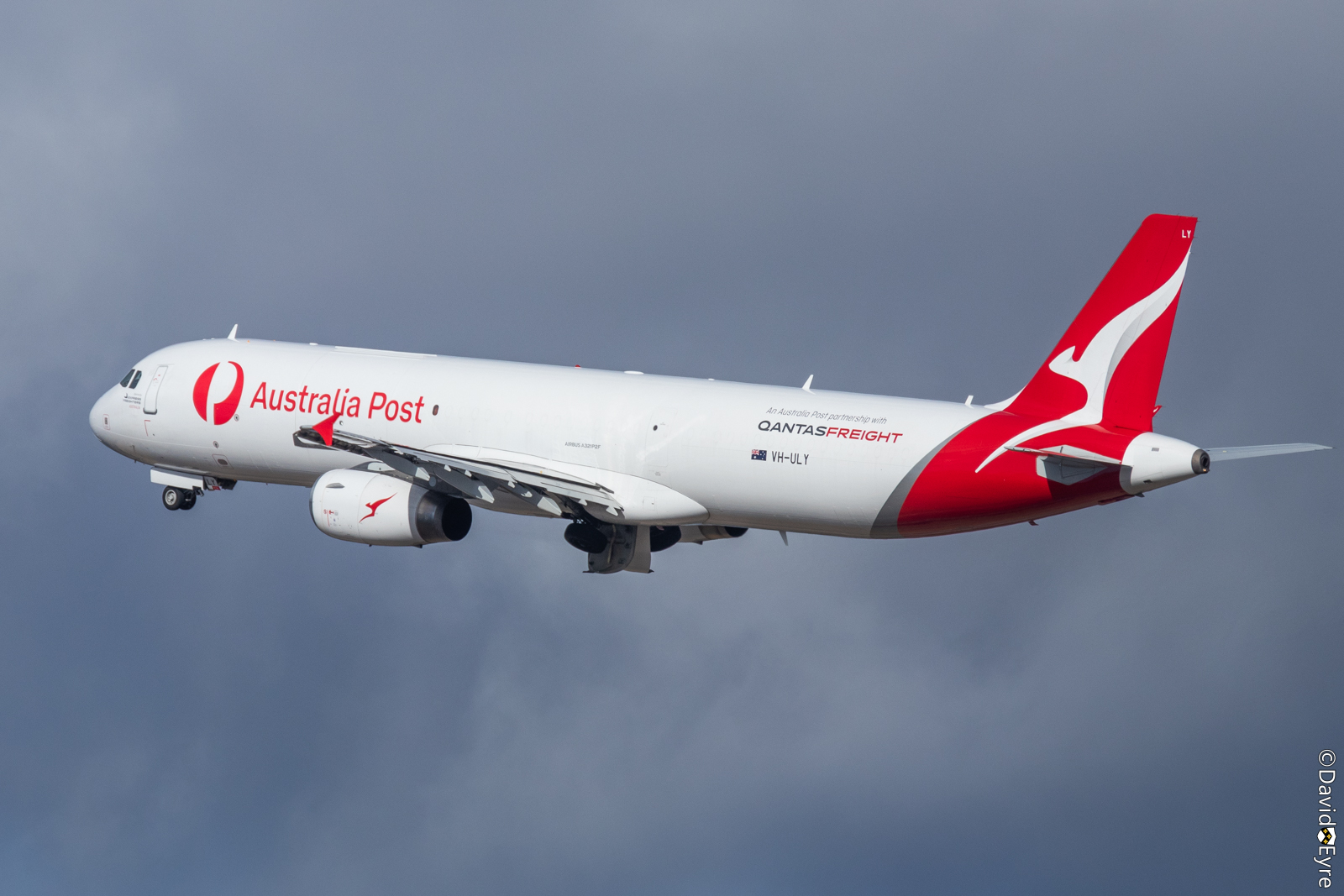 VH-ULY Airbus A321-231P2F of Qantas Freight (Express Freighters ...