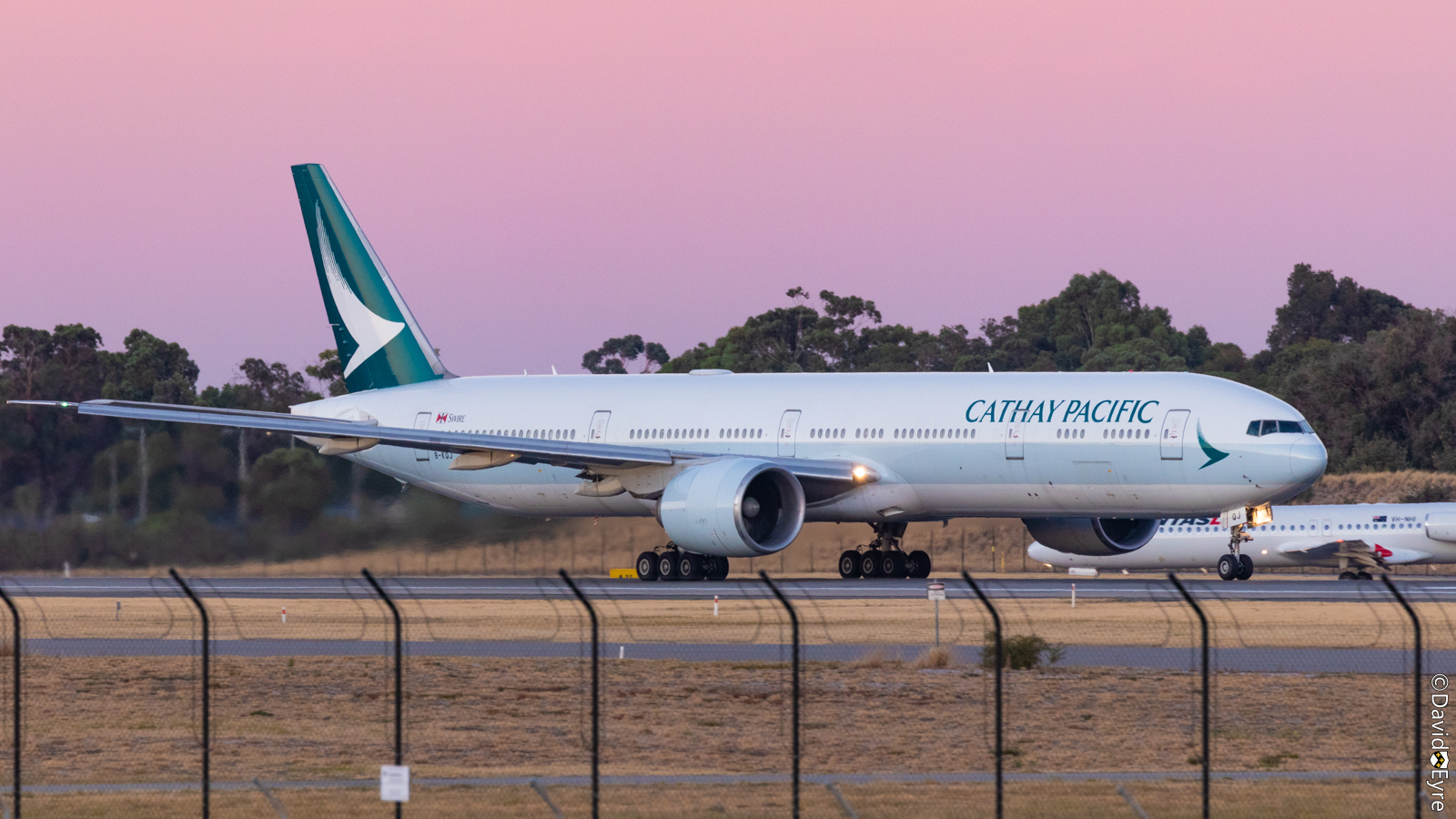 B-KQJ Boeing 777-367ER of Cathay Pacific, at Perth Airport, Western ...