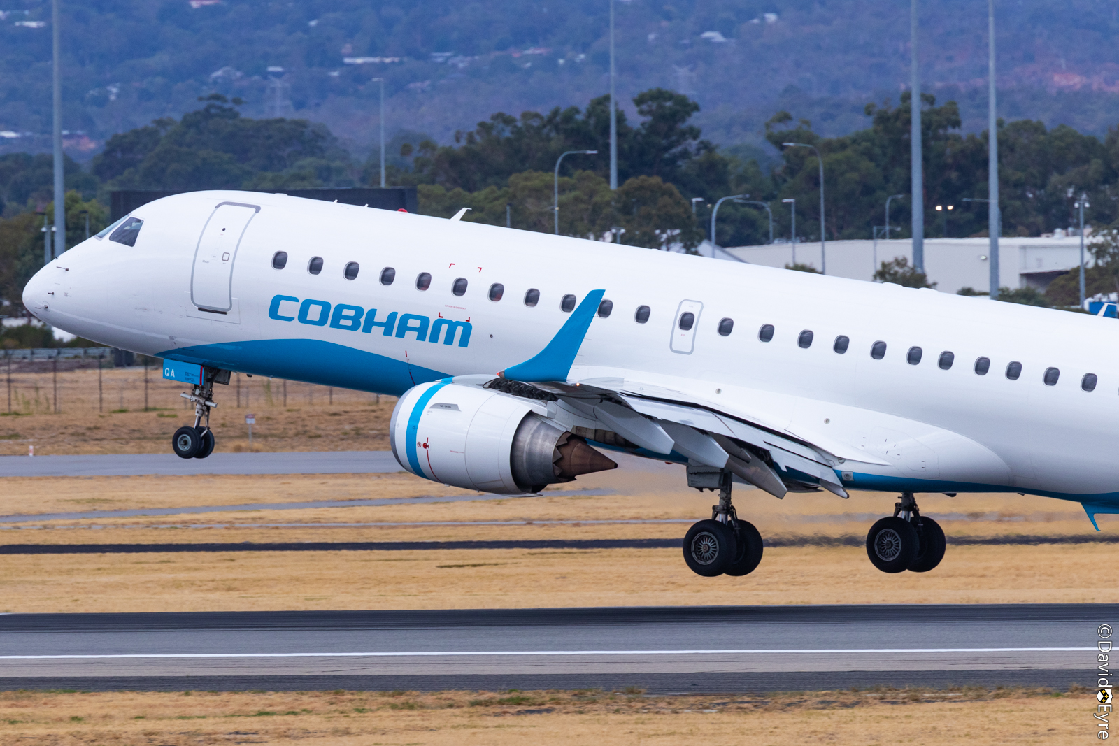 VH-IQA Embraer ERJ-190AR (ERJ-190-100 IGW) of Cobham Aviation, at Perth ...