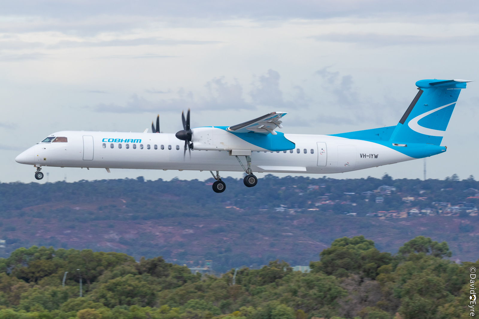 VH-IYW Bombardier DHC-8-402Q Dash 8Q-400 of Cobham Aviation, at Perth ...