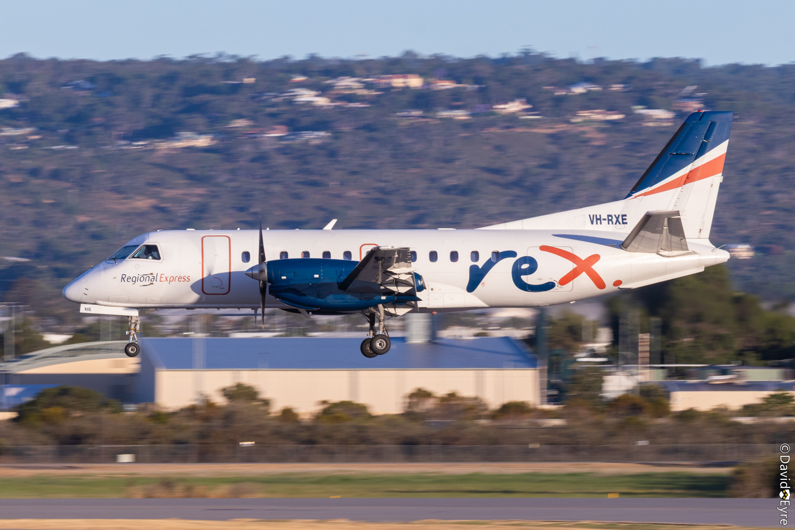 VH-RXE Saab 340B of Regional Express (Rex) Airlines at Perth Airport ...