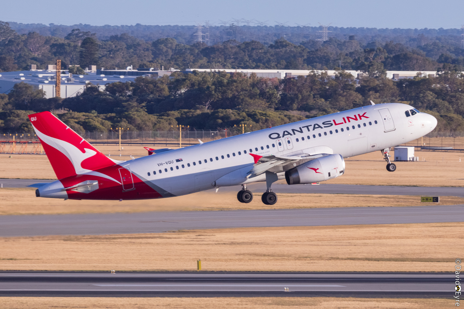 VH-VQU Airbus A320-232 of QantasLink (Network Aviation), named ‘River ...