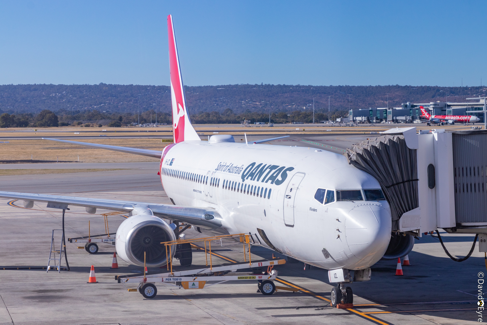 VH-XZL Boeing 737-838 of Qantas, named ‘Flinders’, at Perth Airport ...
