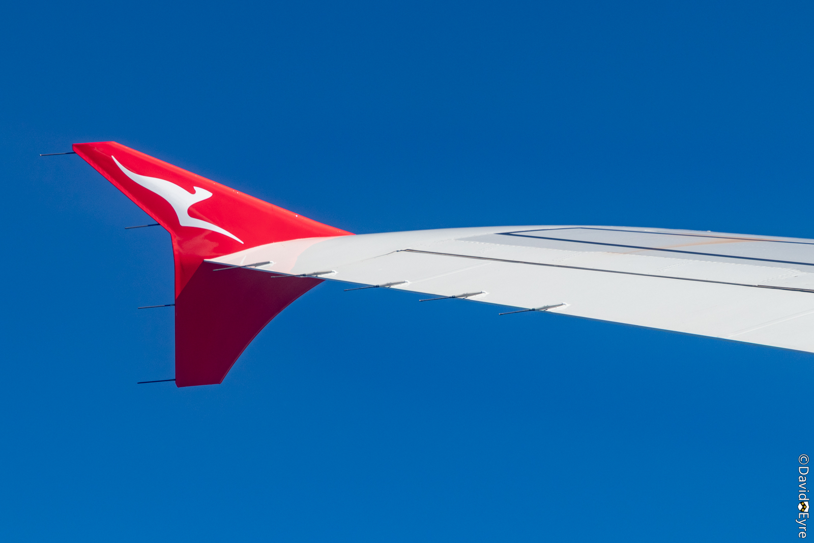 Wingtip fence of VH-VQR Airbus A320-232 of QantasLink (Network Aviation ...